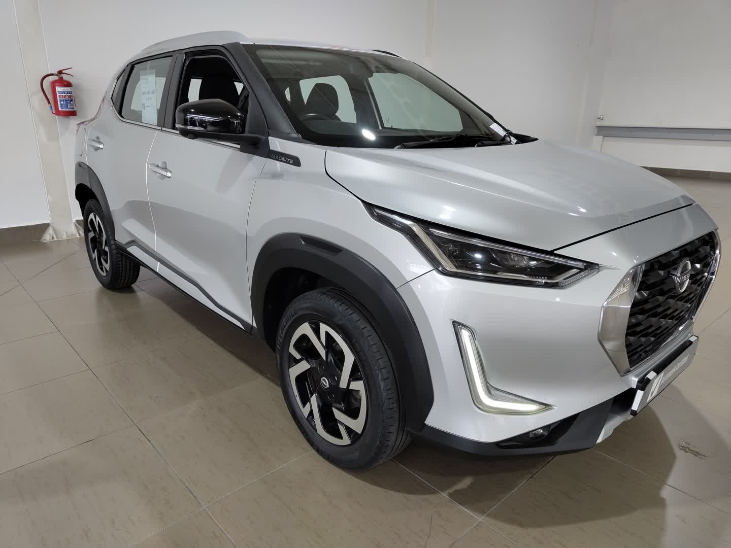 MAGNITE 1.0T ACENTA PLUS CVT
